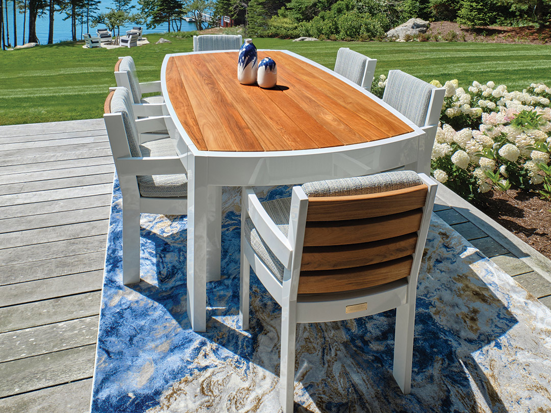 Dining Tables - Weatherend